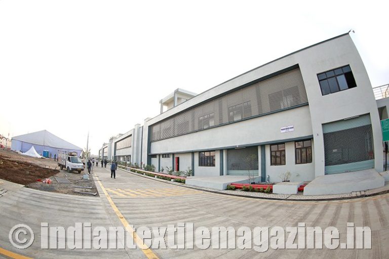 Raymond’s linen yarn, fabric making facility opened in Amravati - The ...