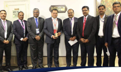Industry Pioneer Award for LMW Chairman - The Textile Magazine